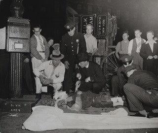 Oil Painting Replica | Street Accident, 1941 by Weegee (Arthur Fellig ...