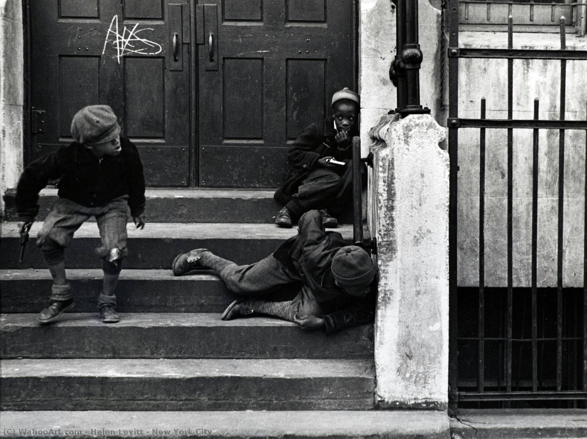 New York City by Helen Levitt (1913-2009, United States) Helen Levitt ...