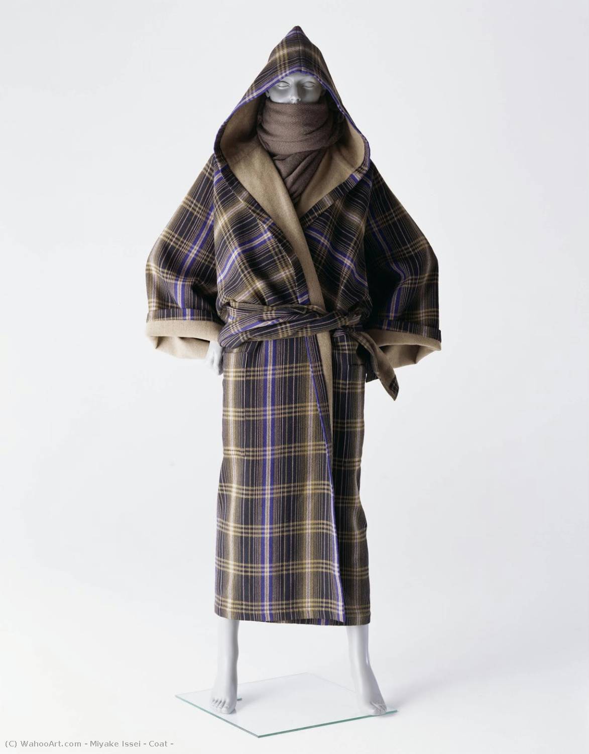コート \, 1977 バイ Miyake Issei (1938-2022, Japan) Miyake Issei | WahooArt.com